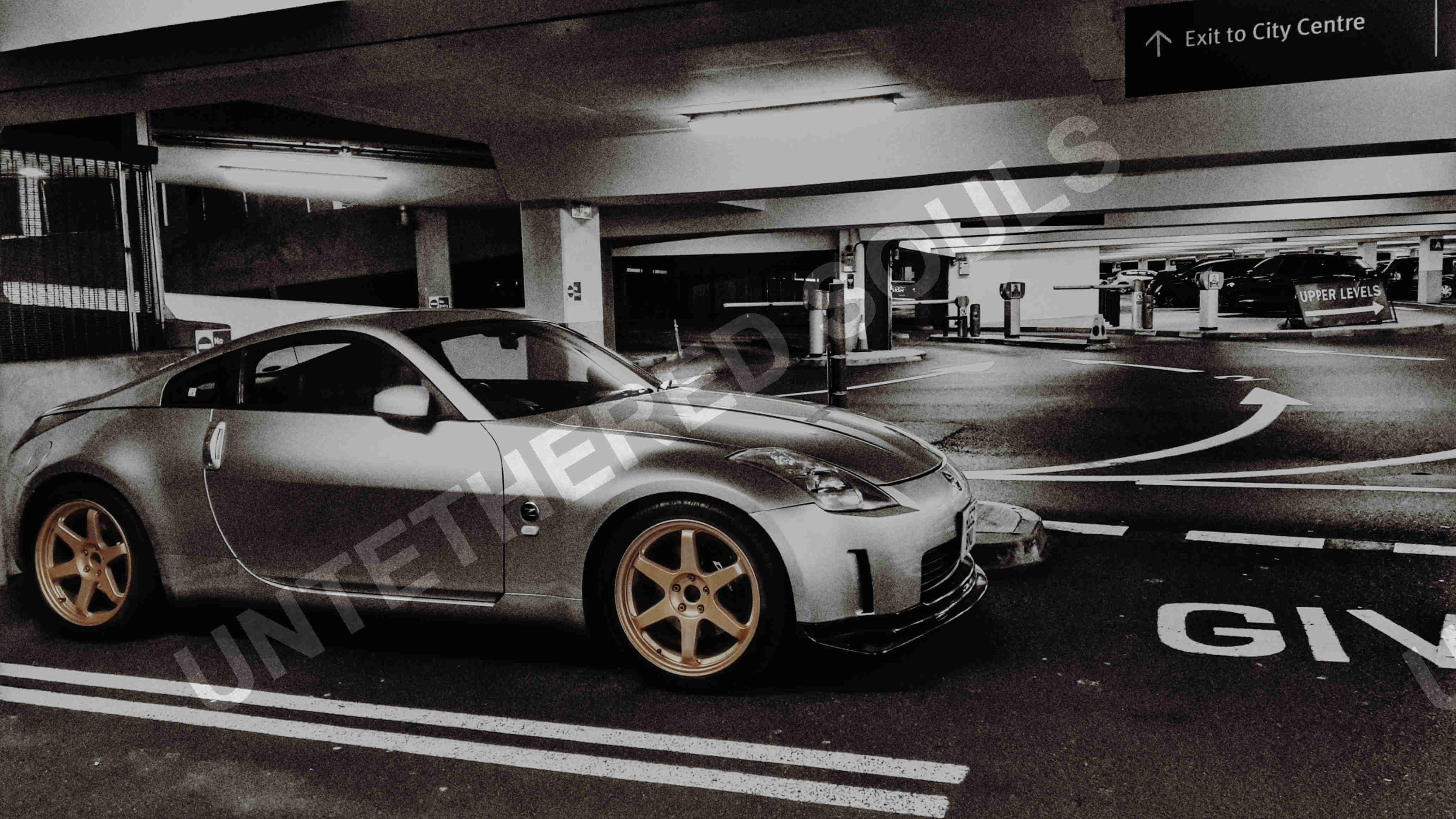 Nissan-Nissan 350z Digital Photography | Cosimo